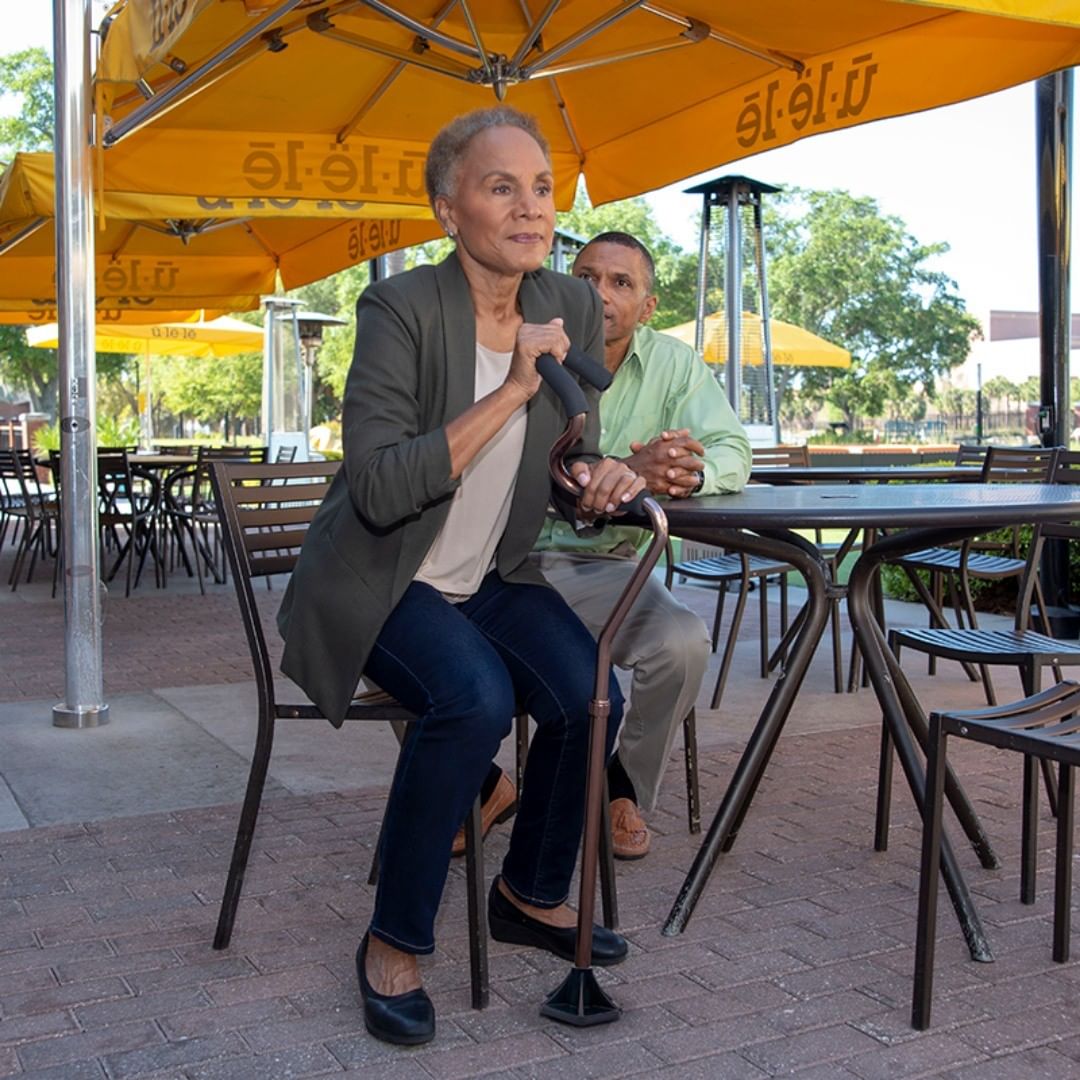 Walking Canes That Stand Up: A Stylish and Functional Accessory